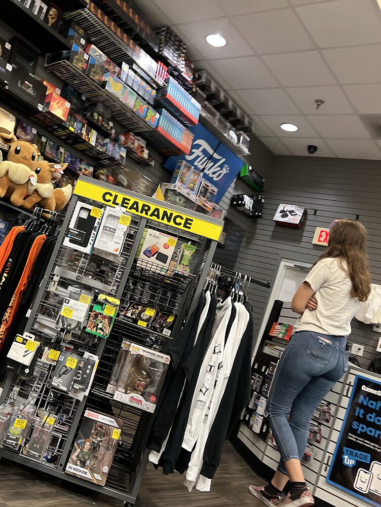 HOTTEST GIRL IVE SEEN WORK AT GAMESTOP AMAZING ASS - Tight Jeans - Forum