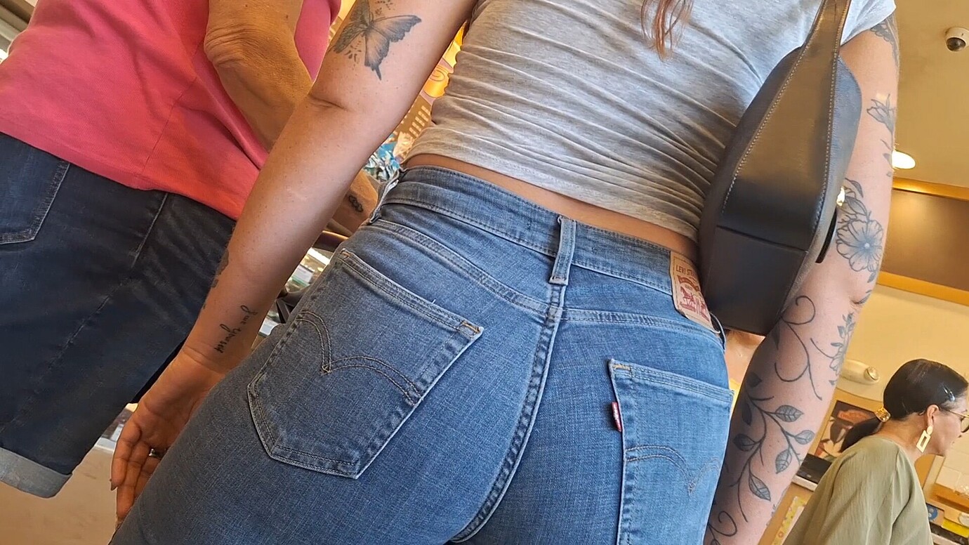 (oc) Tatted PAWG in tight Levi's chocolate shopping - Tight Jeans - Forum