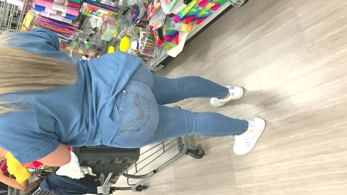 Hispanic with big bbl and hot face PART2 - Tight Jeans - Forum