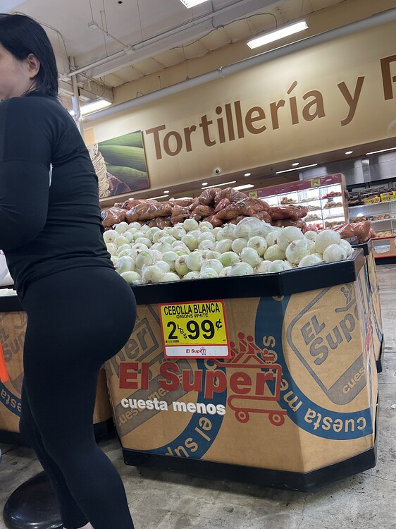 BIG BBL LATINA CAUGHT! - Spandex, Leggings & Yoga Pants - Forum