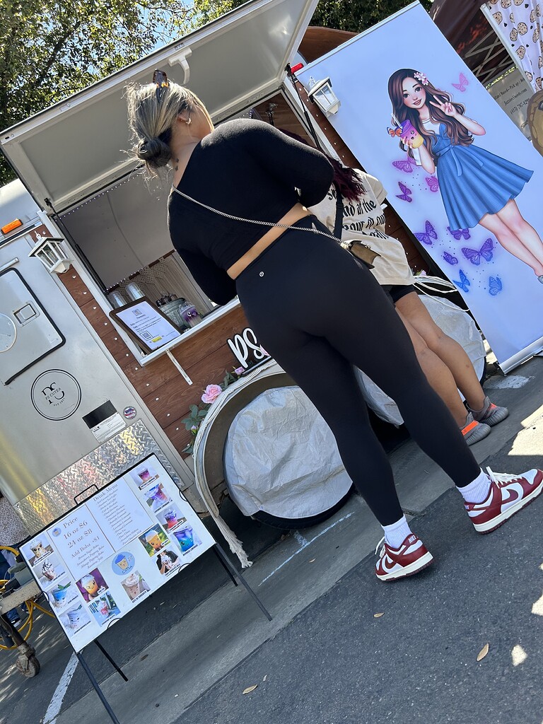 Friends Asian Moms Ass In Black Lulus Spandex Leggings And Yoga Pants