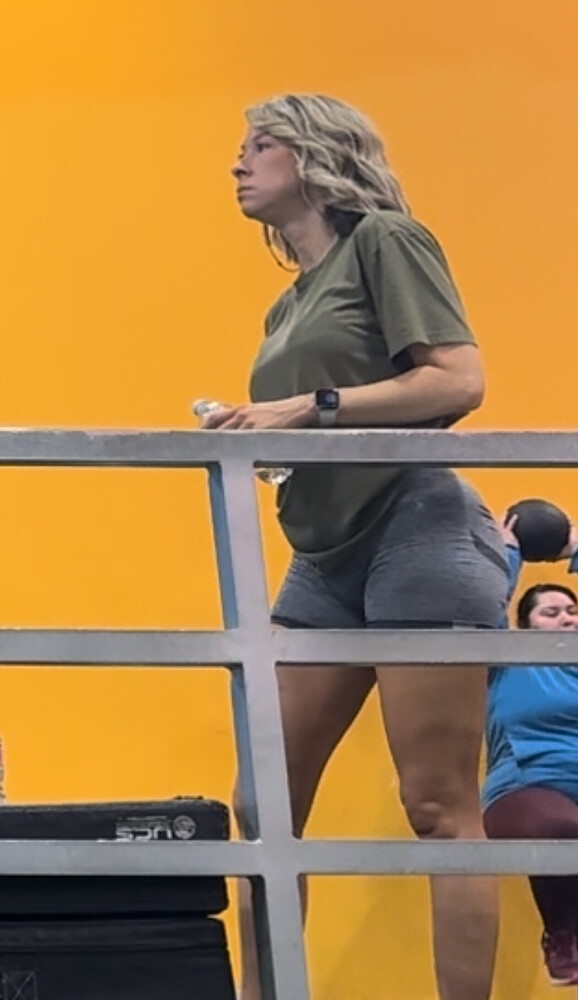 Gym creep - Short Shorts & Volleyball - Forum