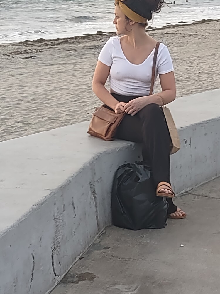 Who Needs A Bra When You Got Nipples Like This Braless Hippie Girl On The Beach Beach