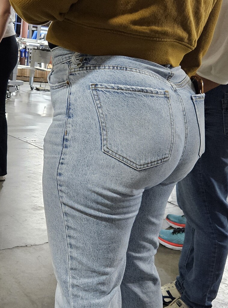BBL milf. Juicy jeans bubble ass! OC - Forum