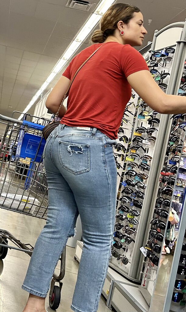 6 sets of subs in tight jeans‼️ - Tight Jeans - Forum