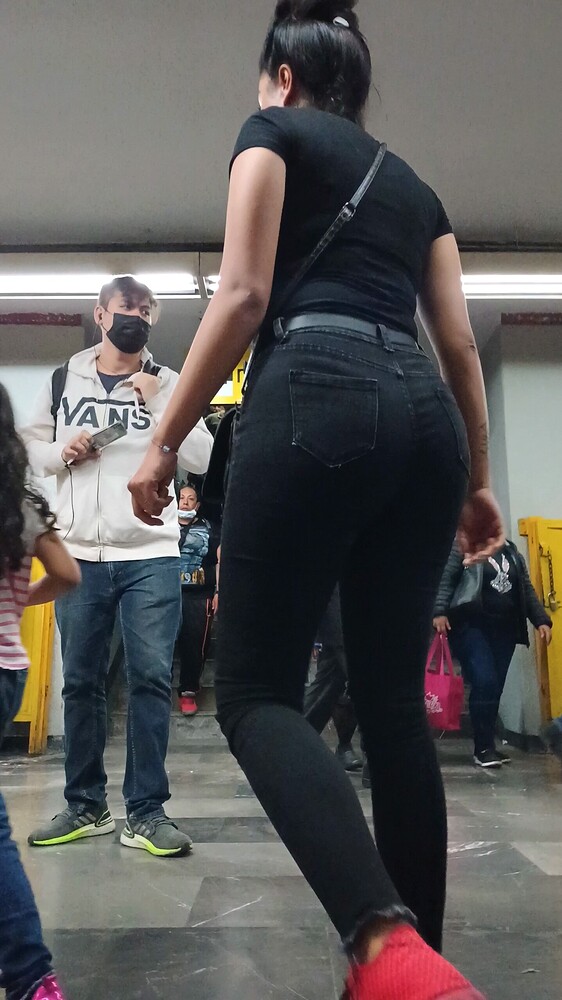Buenos culos en el metro de la CDMX - Spandex, Leggings & Yoga Pants - Forum