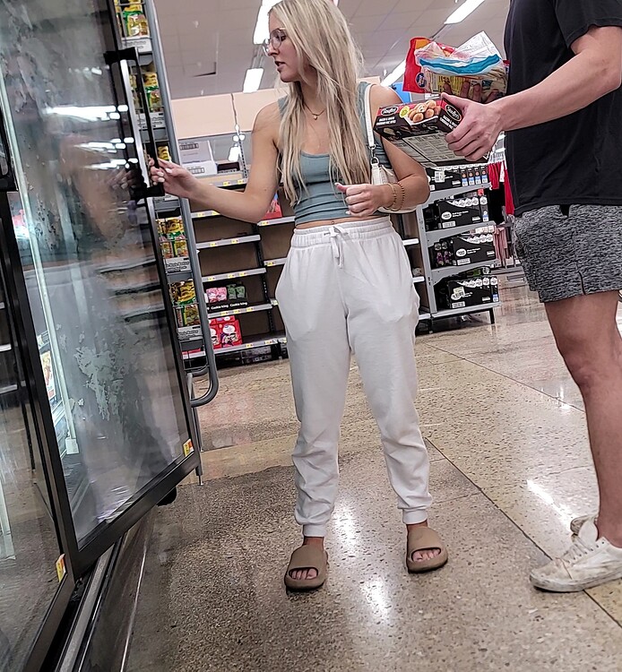 Itty-bitty titties pookie - boobs - Forum