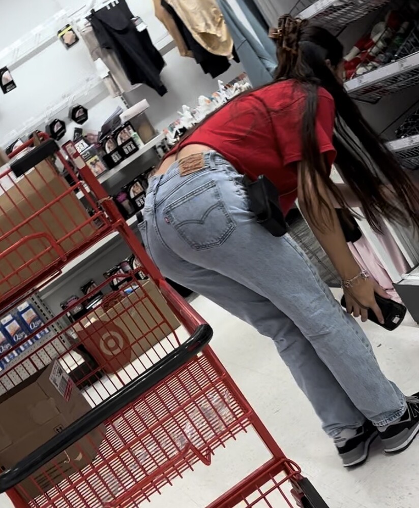 Target worker - Tight Jeans - Forum