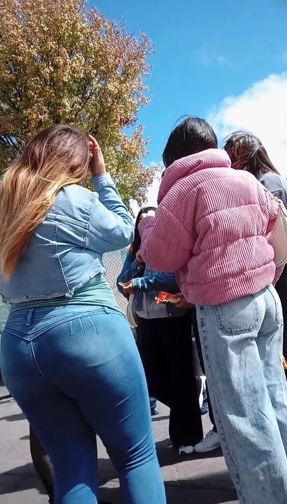 True Phat Buttcheeks In Pocketless Jeans VPL OC - Tight Jeans - Forum