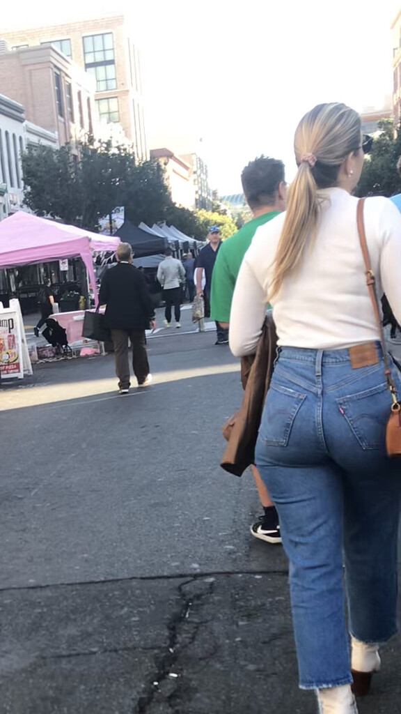 Capping someone’s Juicy PAWG Girlfriend 🍑 🤤 - Tight Jeans - Forum
