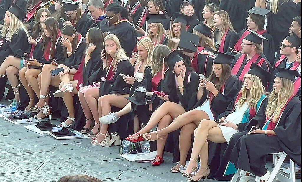 Graduation season - legs - Forum