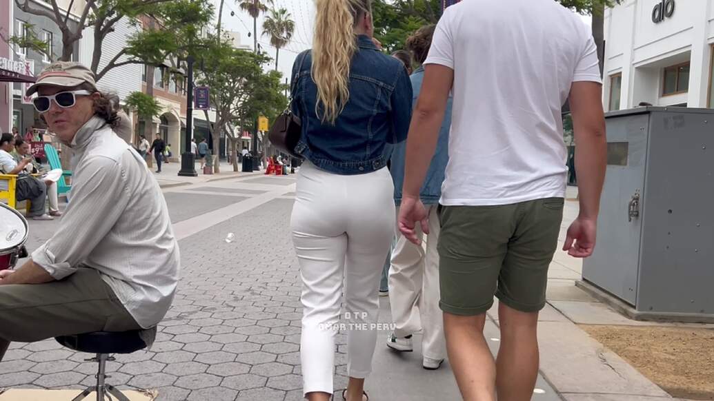Vpl white pants some what see thru - ass - Forum