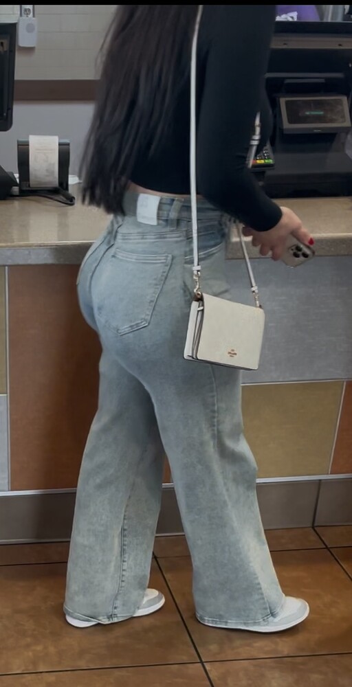 Mexican BBL in Jeans - Tight Jeans - Forum