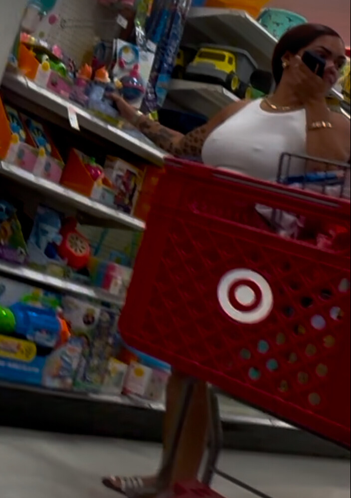 BBL Latina with nice pokies in target - Tight Jeans - Forum