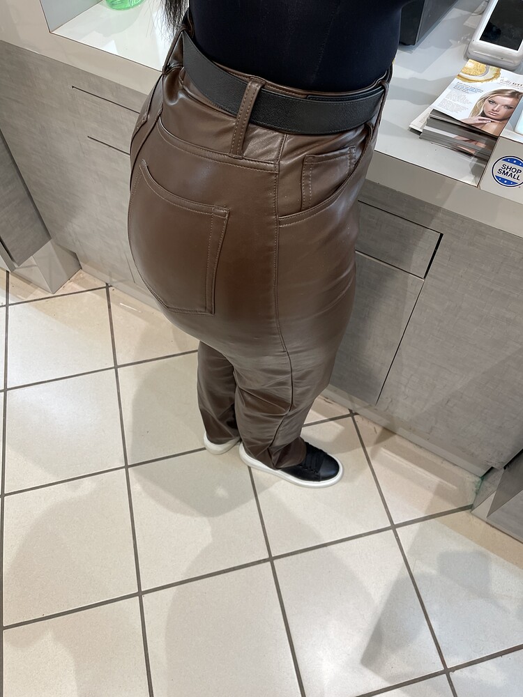 THICCC THICCC THICCC IS BACK! 🍑🤤😩 PT2 (OC) - Spandex, Leggings & Yoga ...