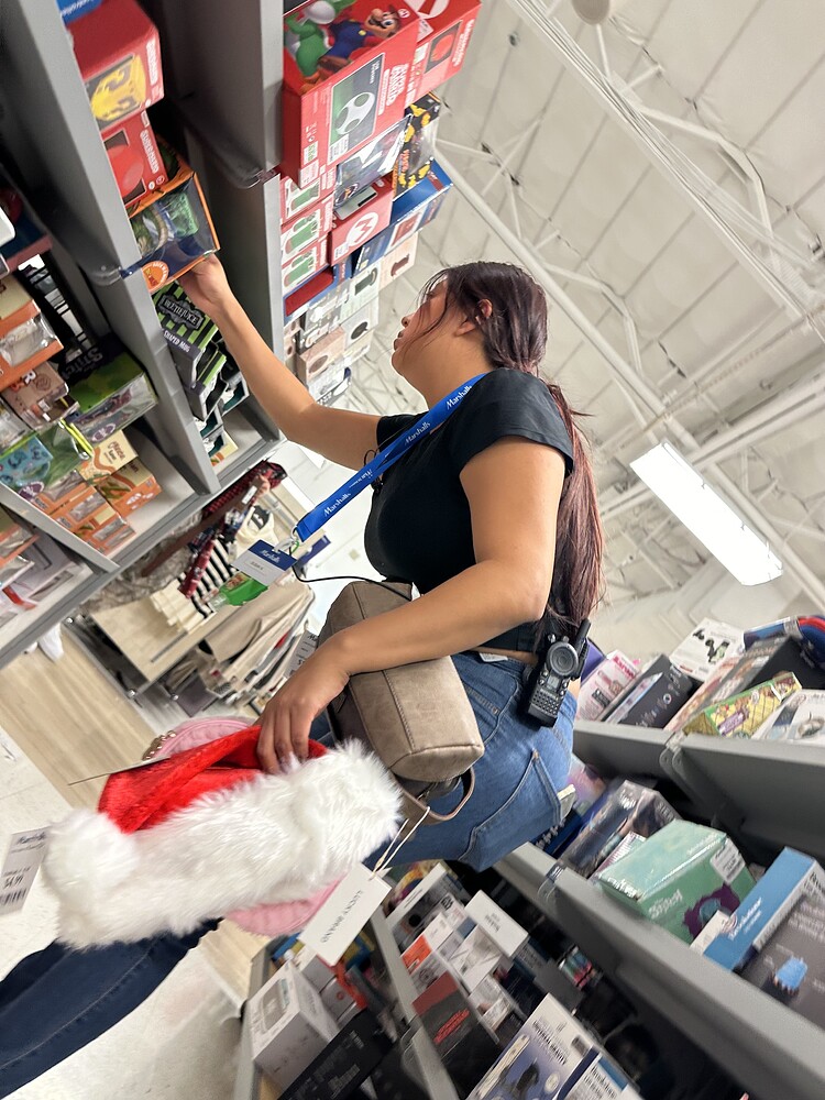 Another bbl Latina at work 😈 - Tight Jeans - Forum