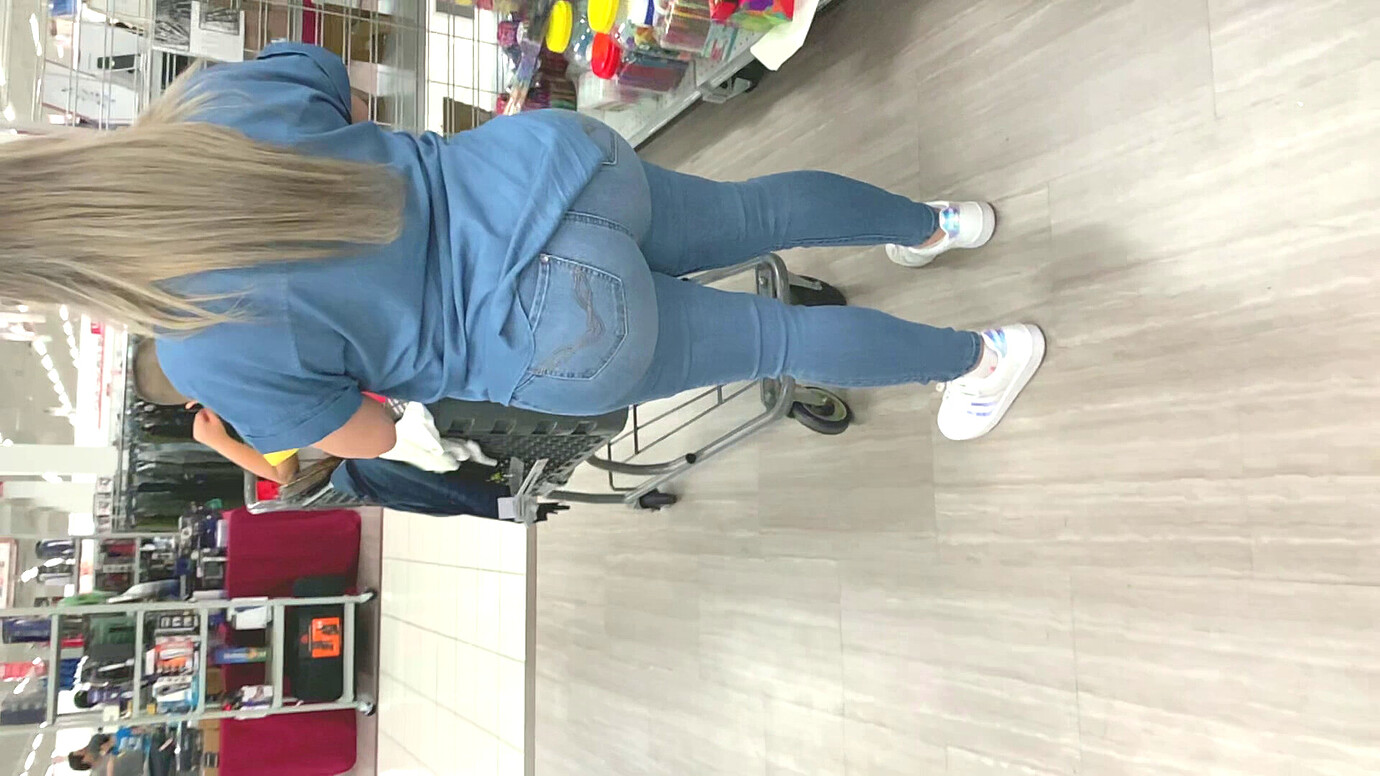 Hispanic with big bbl and hot face PART2 - Tight Jeans - Forum