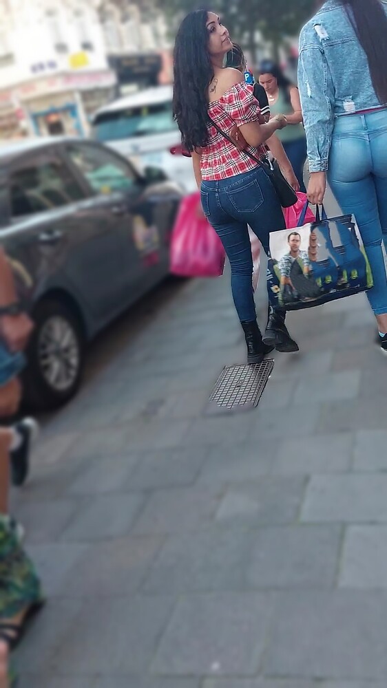 Latina Rizzed up my Friend 💃🏻 [OC] - Tight Jeans - Forum