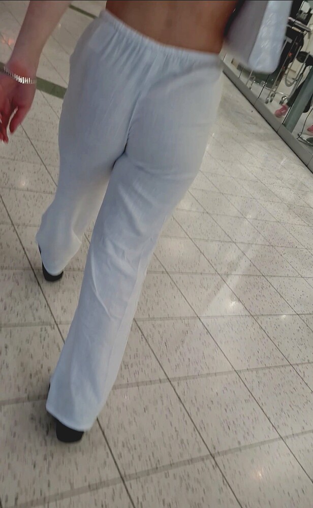 White pants, black thong 🔥🍑 VTL - Spandex, Leggings & Yoga Pants - Forum