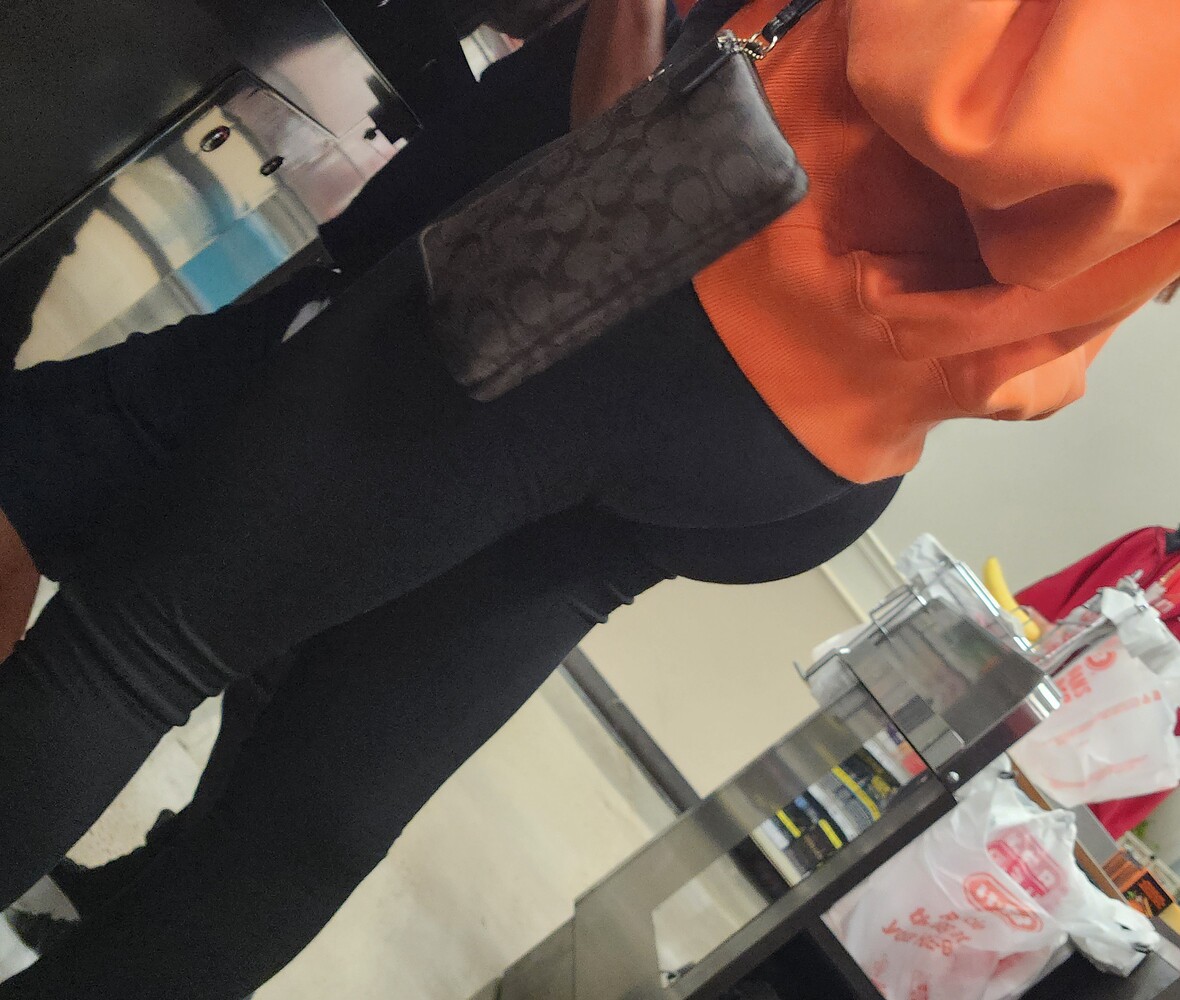 Out In The Wild 53 ( BBL on a tiny latina) - Spandex, Leggings & Yoga ...