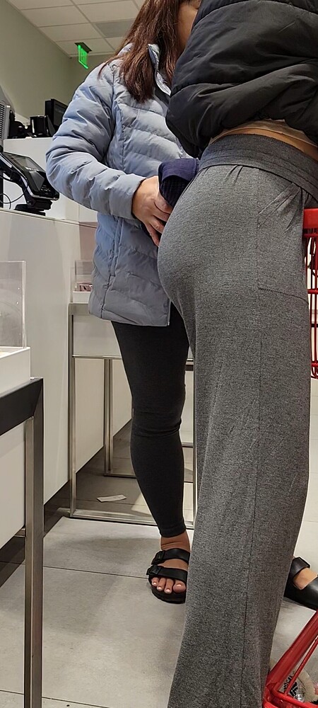 Teen Bubble Eats Thin Grey Sweats Videobusted Spandex Leggings