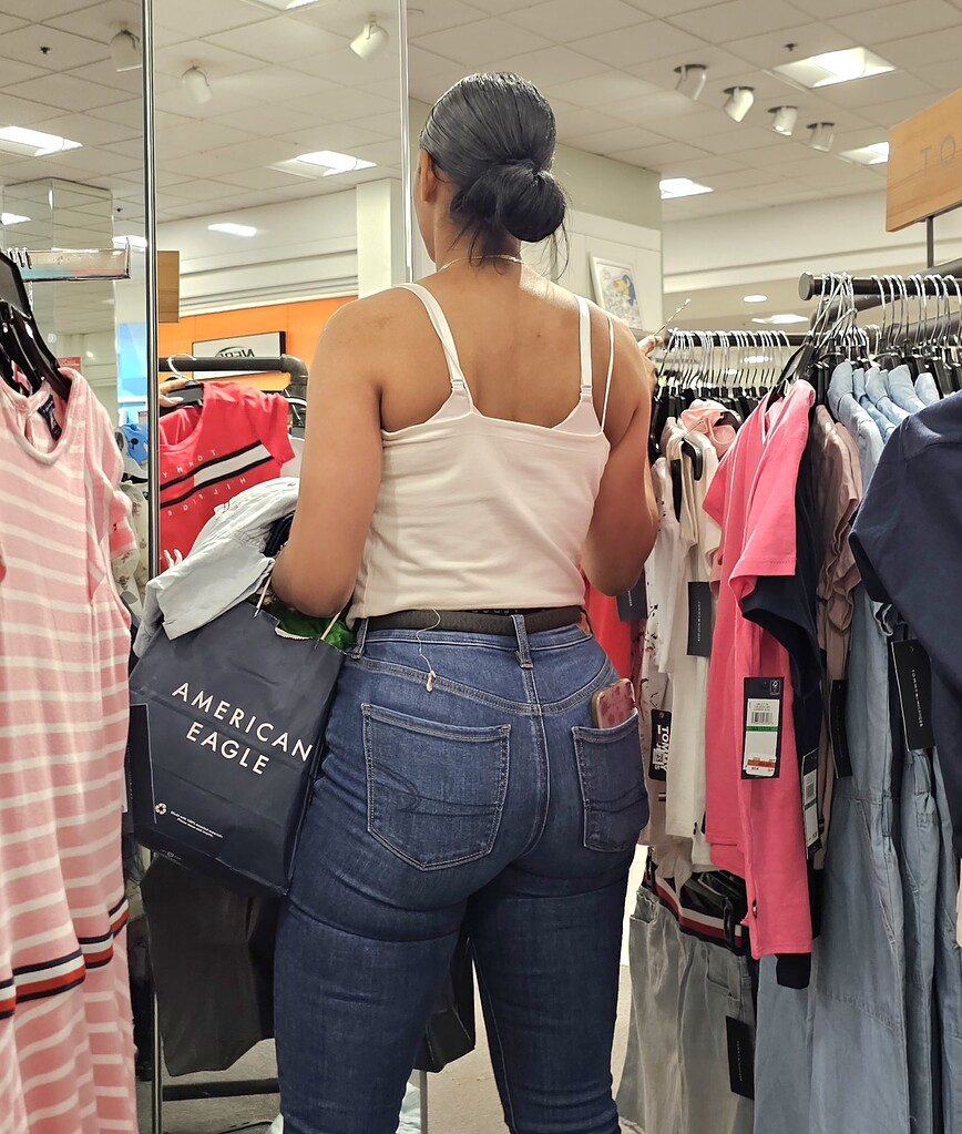 Dominican Ass In Jeans OC - Tight Jeans - Forum