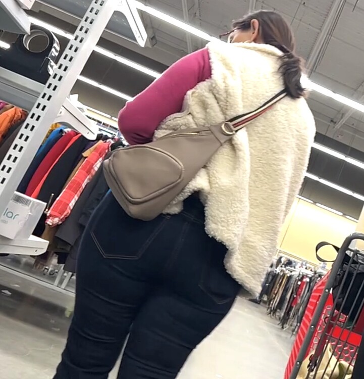 Caught by a caked up mature lady in jeans - Tight Jeans - Forum