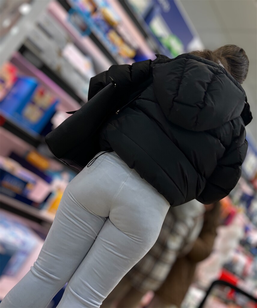 Random Candids - Spandex, Leggings & Yoga Pants - Forum