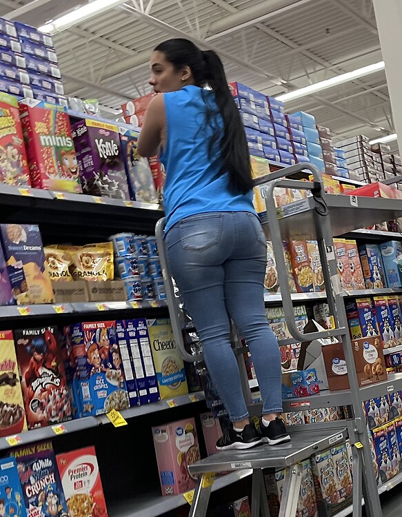 Walmart Worker🥵 (4th time capping) - Tight Jeans - Forum