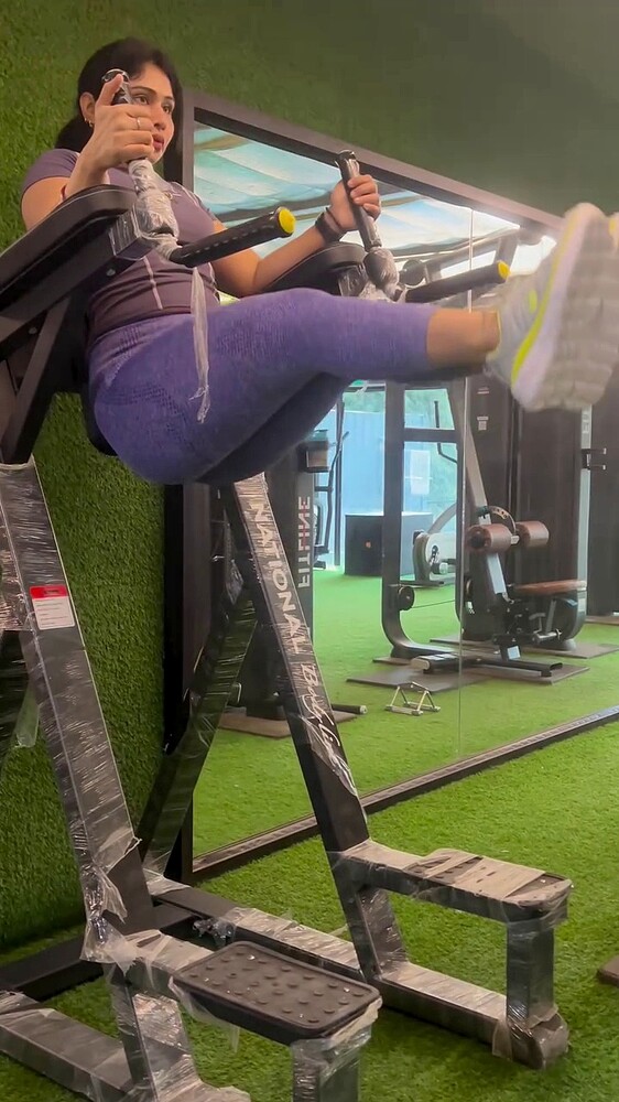 THICC Girl In Leggings Working Out - Spandex, Leggings & Yoga Pants - Forum