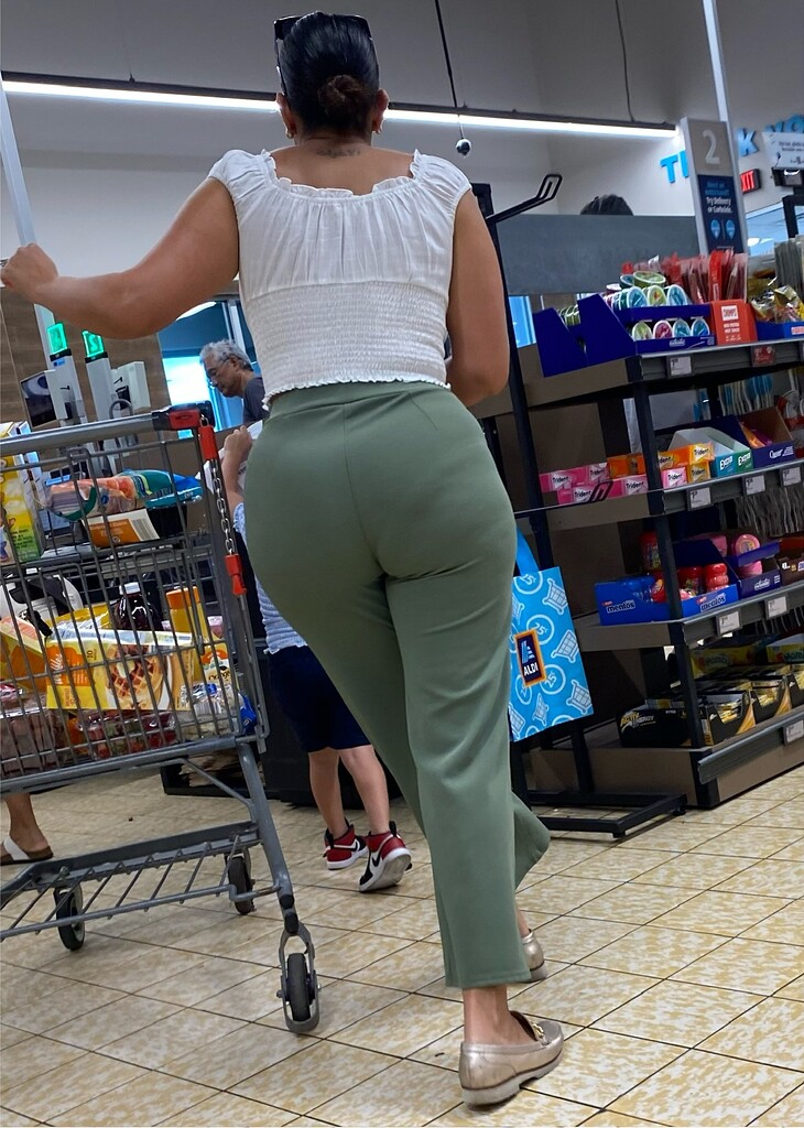Thick cuban mami in green pants - Tight Jeans - Forum