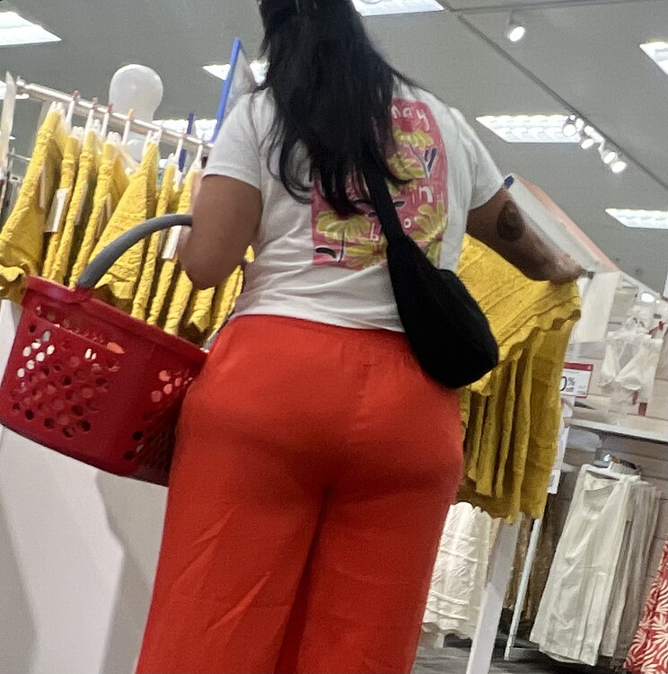 Thick dimple Latina booty in Orange 🍑 - Forum