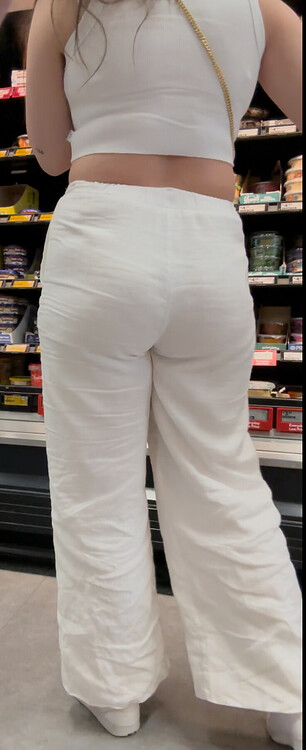 Nerdy Cute Pawg White Pants Booty Forum 8252