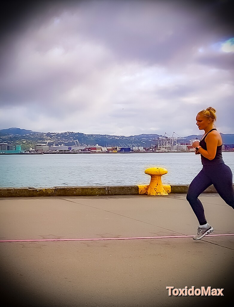 Perfect Running Bubble butt colege blonde caught me - Spandex, Leggings ...