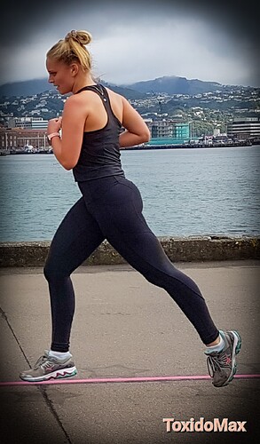 Perfect Running Bubble butt colege blonde caught me - Spandex, Leggings ...