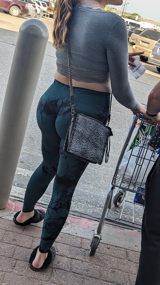 Bow-Legged Big Bootied Baddy Walmart Again - Spandex, Leggings & Yoga ...