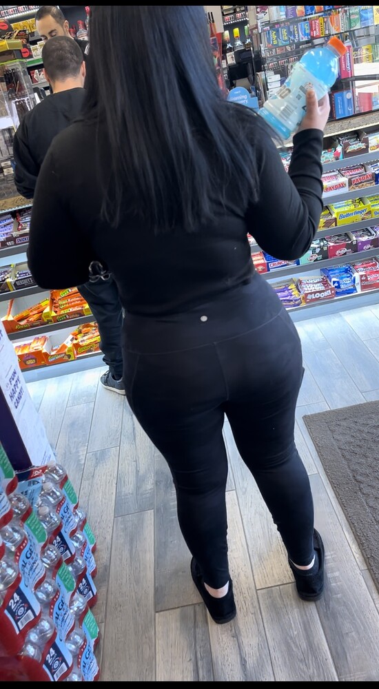 Thicc PAWG butterface in Leggings (OC) - Spandex, Leggings & Yoga Pants ...