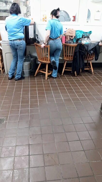 Bubble butt coworker - Tight Jeans - Forum