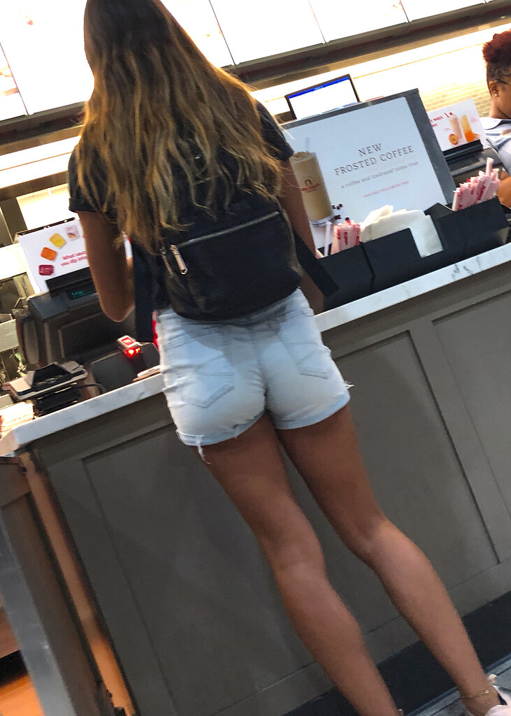 TONS or random candids - ass - Forum