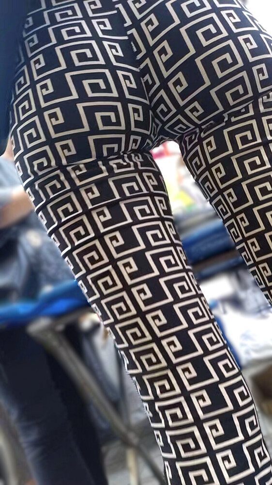 Tight little booty in flared pants 🍑 My first post! (OC) - Spandex, Leggings & Yoga Pants - Forum