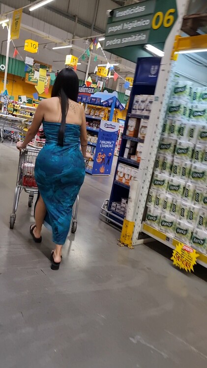 Hot Girl In A Green Dress What A Waist And Delicious Ass Video Oc