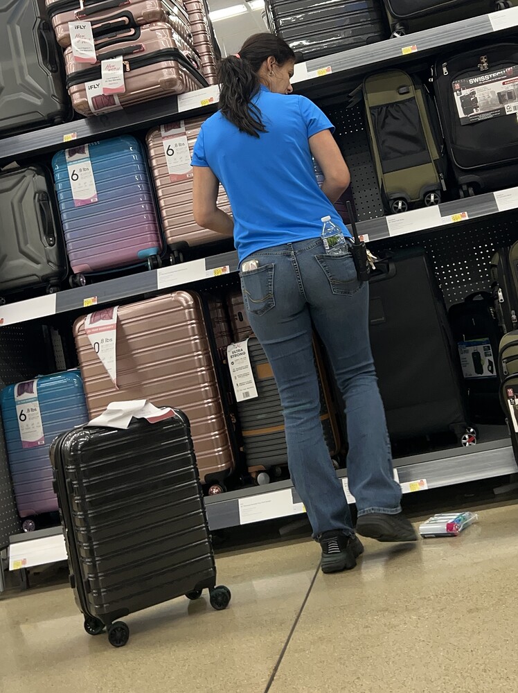 sexy milf walmart manager - Forum