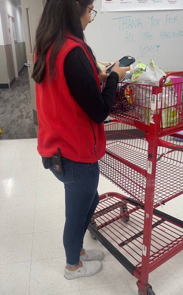 Cute Target employee showing off her nice ass - Tight Jeans - Forum
