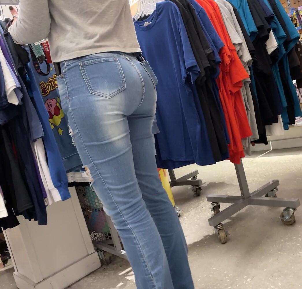 Nerdy Booty In Tight Jeans Tight Jeans Forum