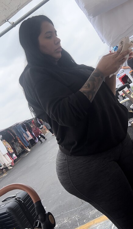 Flea Market II - all natural vs. BBL - Spandex, Leggings & Yoga Pants ...