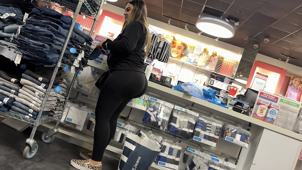 Fat BBL Latina showing VPL (OC, Part.2 Below) - Forum