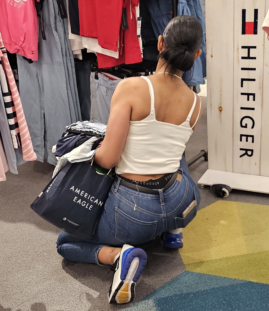 Dominican Ass In Jeans OC - Tight Jeans - Forum