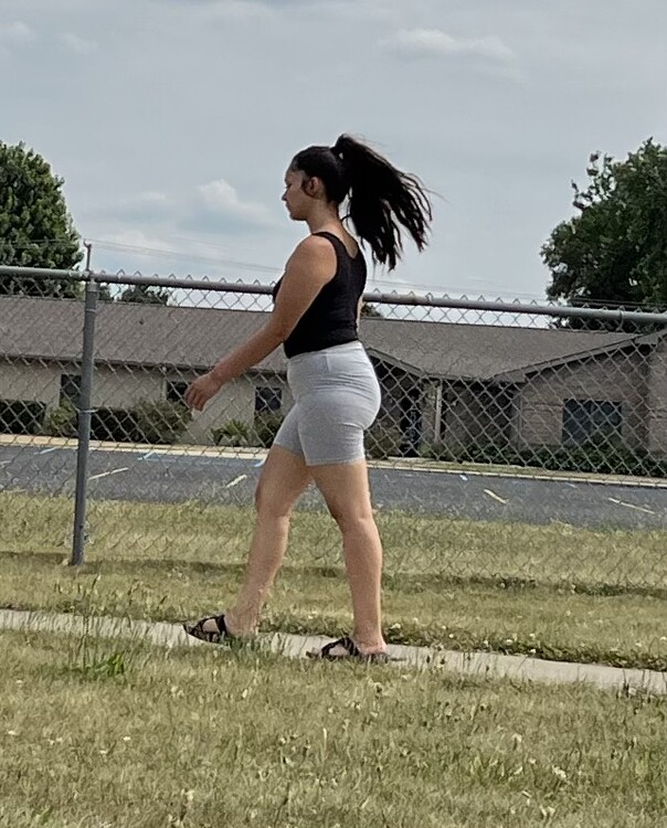 Lovely Slim Milf at Park /Nice legs 👀🥵 - Short Shorts & Volleyball - Forum