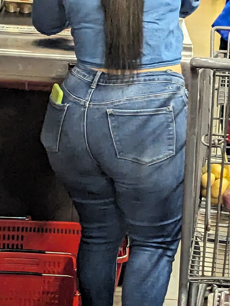Butterface latina with huge ass in jeans - Tight Jeans - Forum