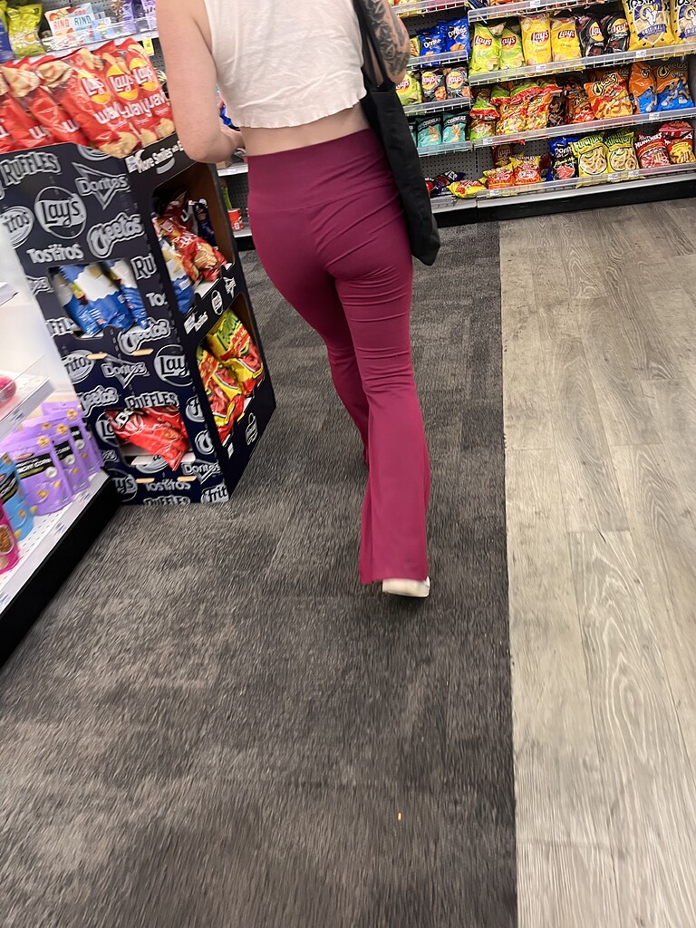 Tatted White Girl in magenta flares [OC] - Spandex, Leggings & Yoga ...